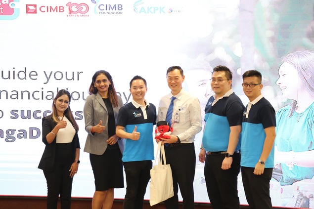 CIMB and AKPK collaborate to drive financial inclusion for Top Glove employees | CIMB